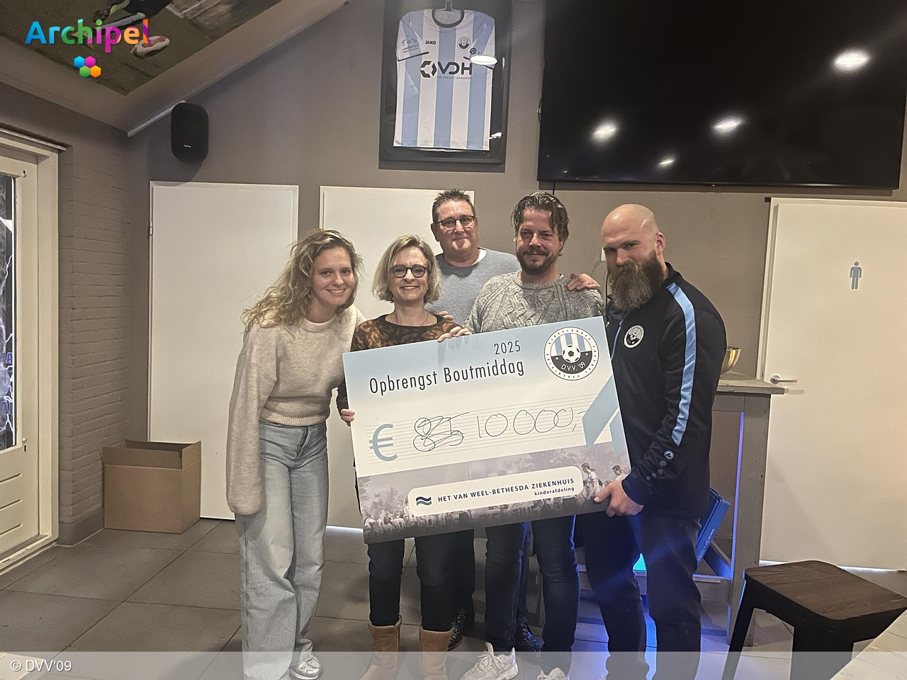 DVV'09 haalt 10.000 euro op voor kinderafdeling ziekenhuis Dirksland